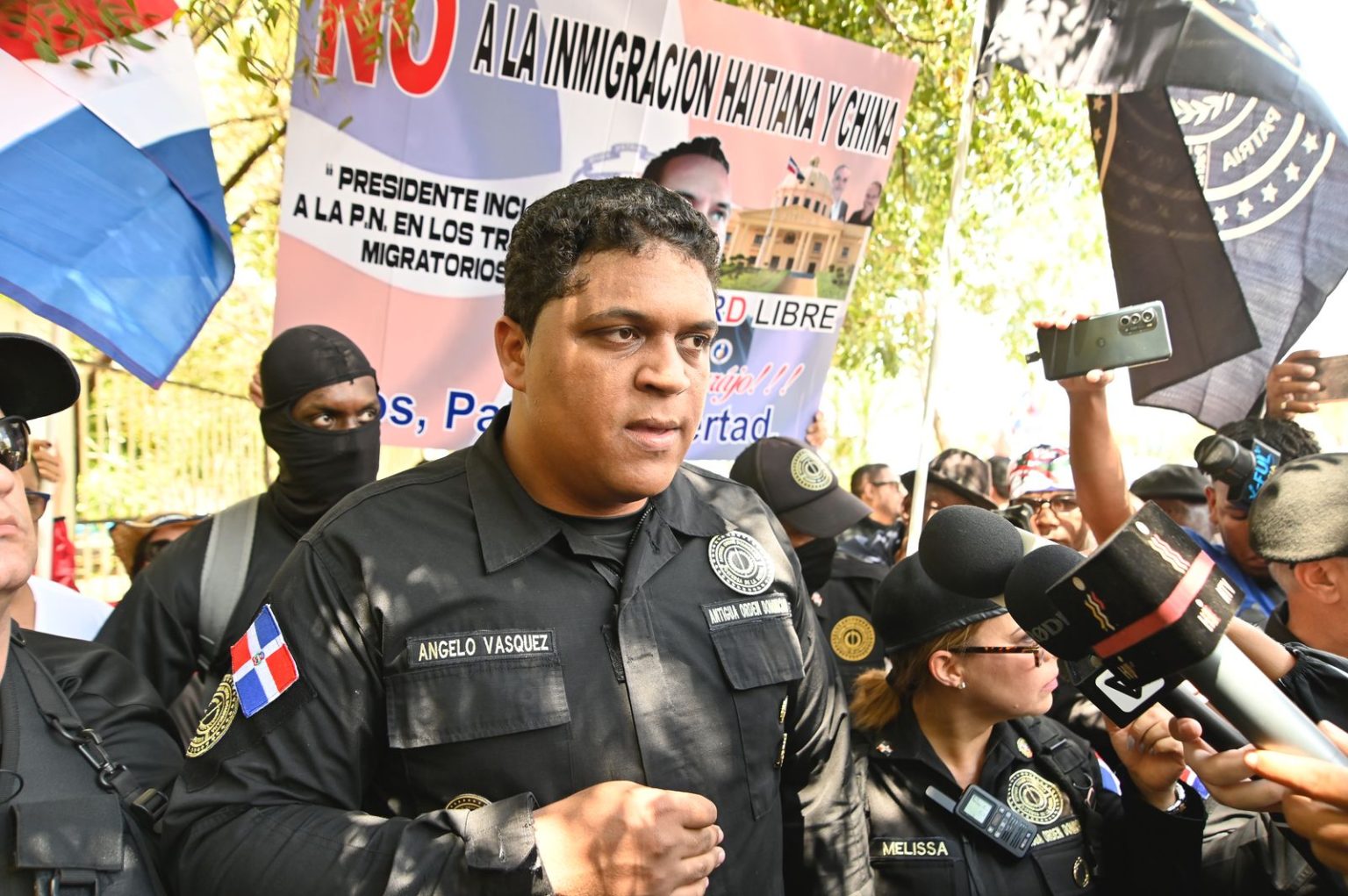 24 de Abril: A 60 años del grito por la soberanía, Ángelo Vásquez ...