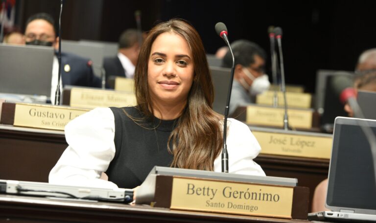 Alcaldesa de Santo Domingo Norte, Betty Gerónimo, desmiente rumores ...