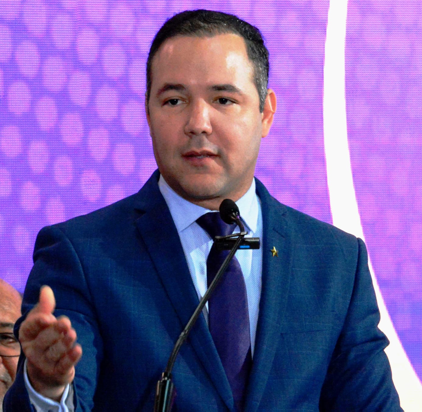 Johnny Pujols: “El Estado tiene que garantizar aulas para todos los ...