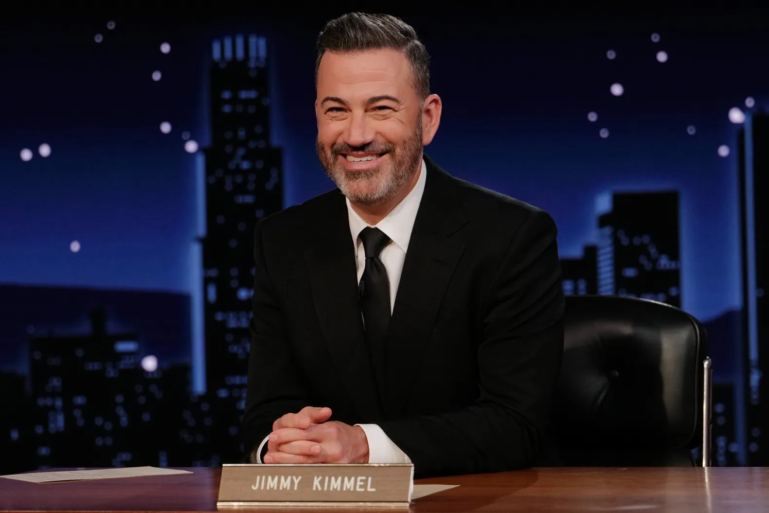Jimmy Kimmel regresa al aire tras polémica por comentarios sobre ...