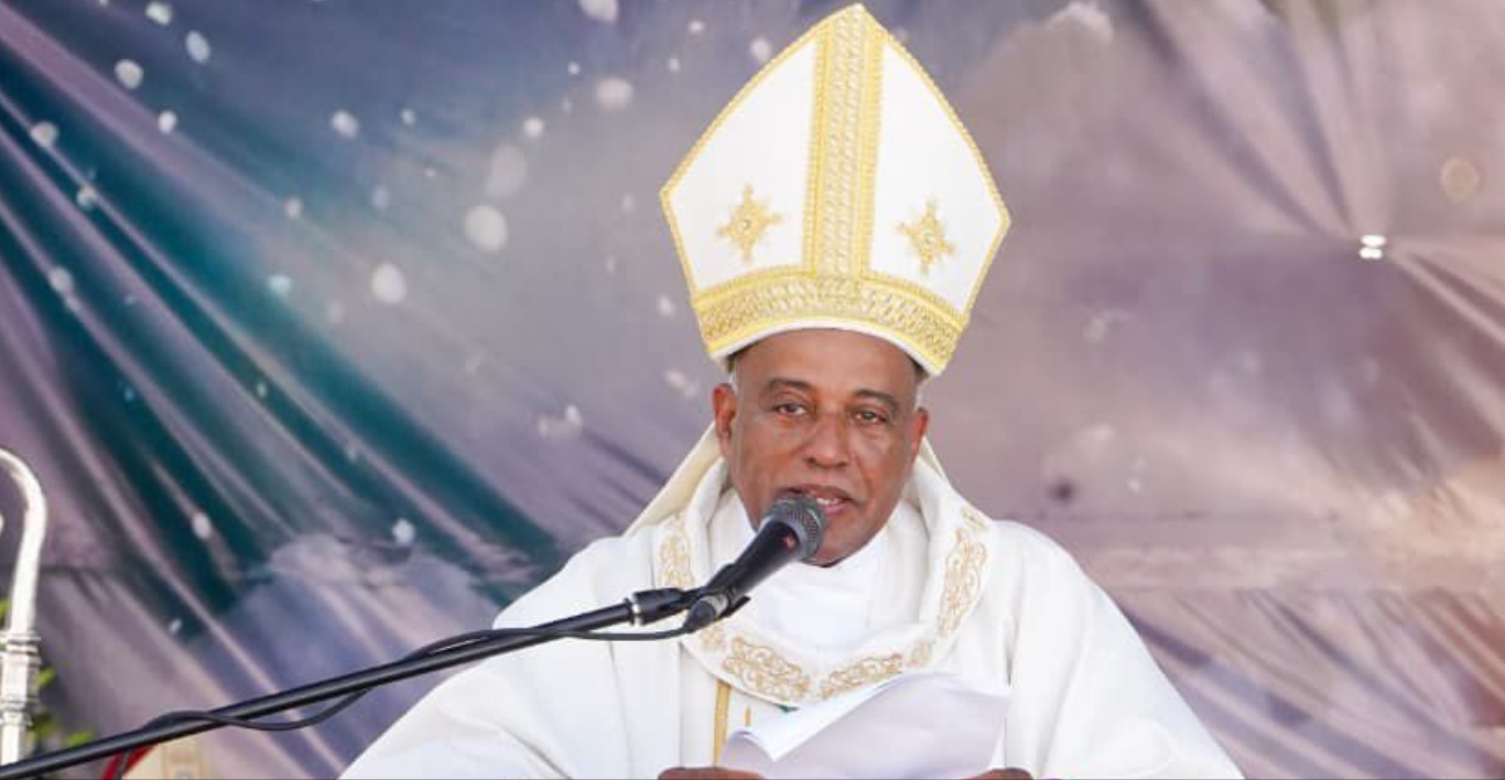 Monseñor Manuel Antonio Ruiz agradece el apoyo tras ser ordenado primer ...